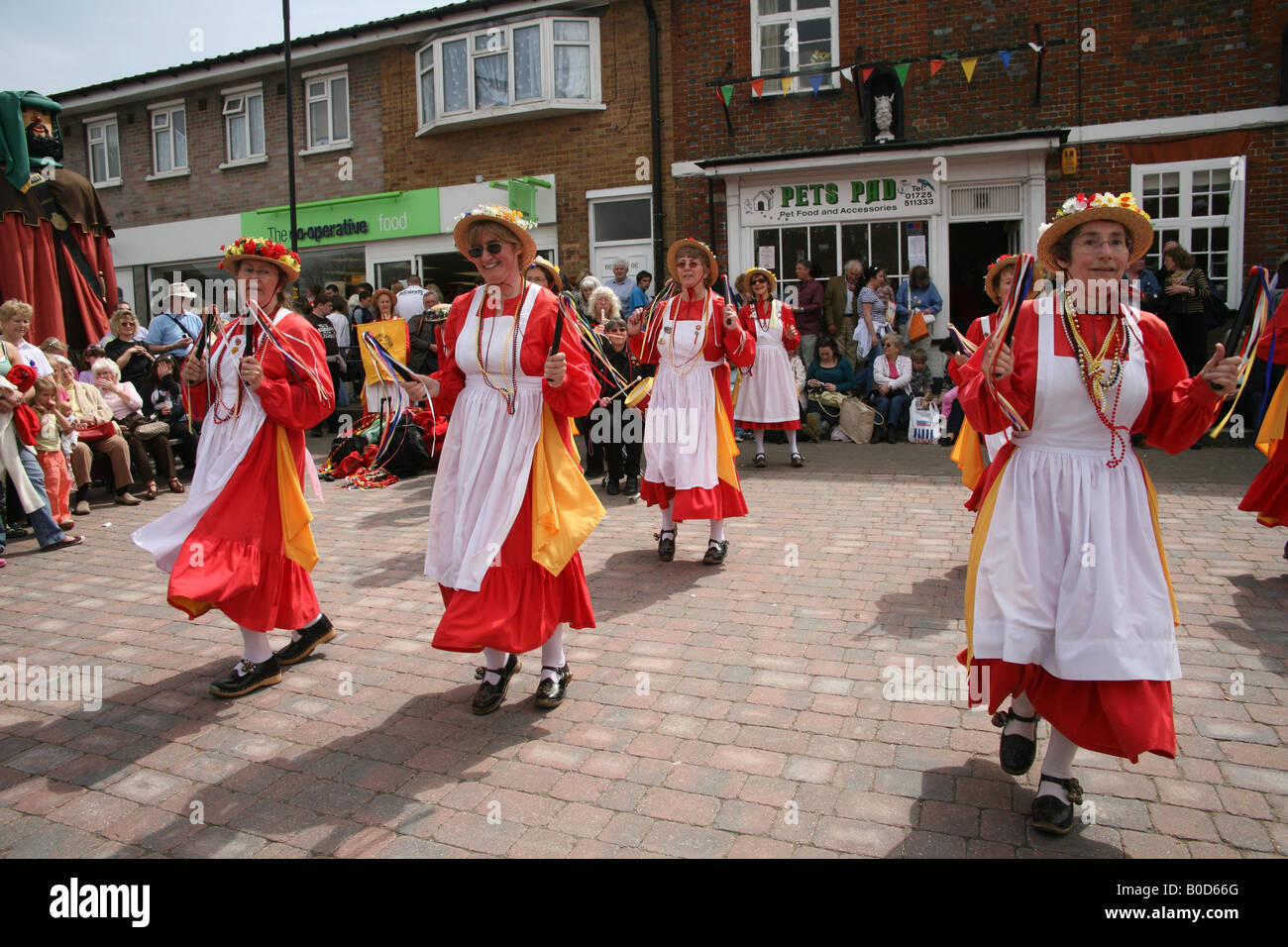Morris dancers at The Downton Cuckoo Fair Stock Photo - Alamy