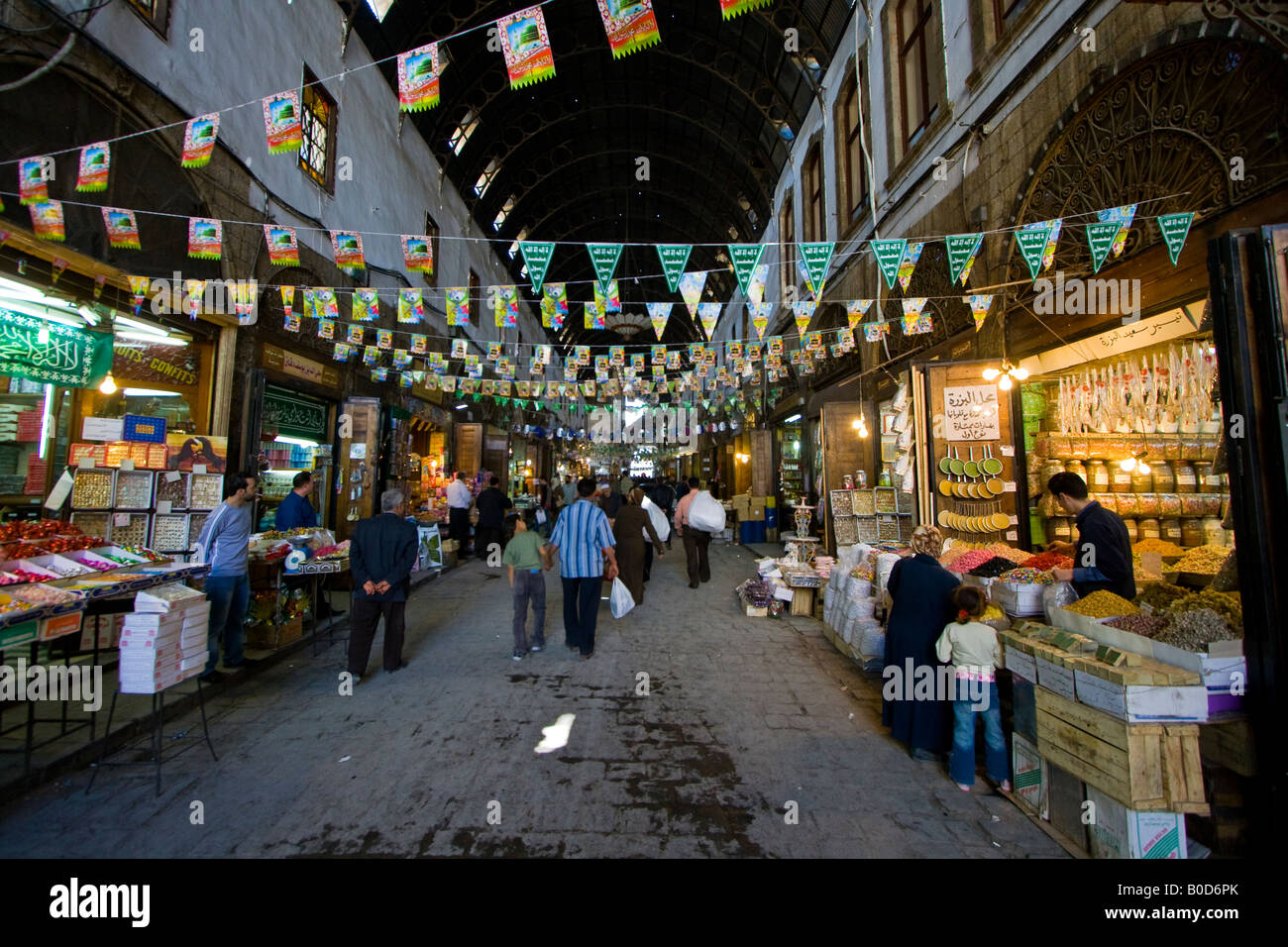Shopping syrian hi-res stock photography and images - Alamy