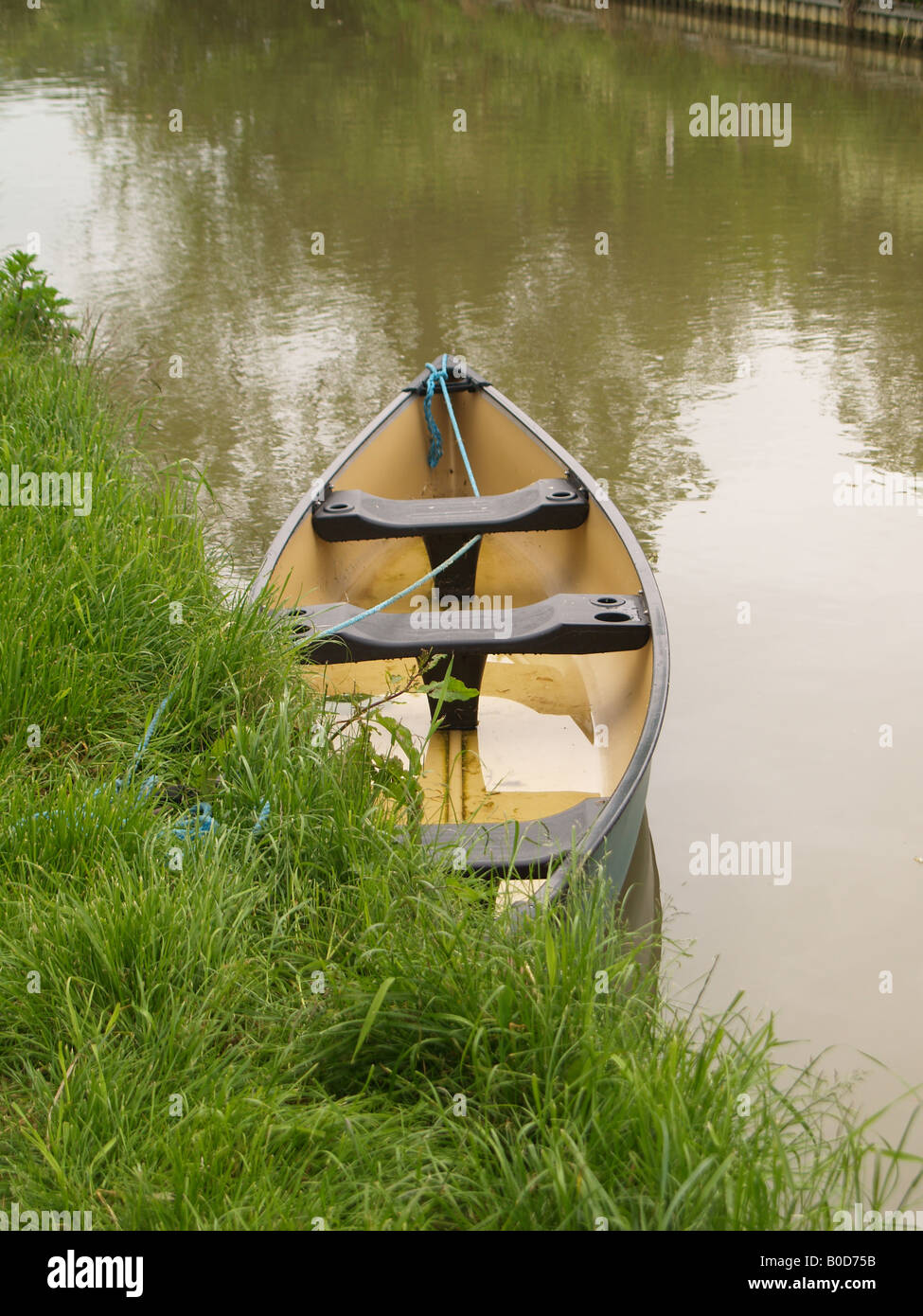 Abandoned Rowing Boat Stock Photo - Alamy