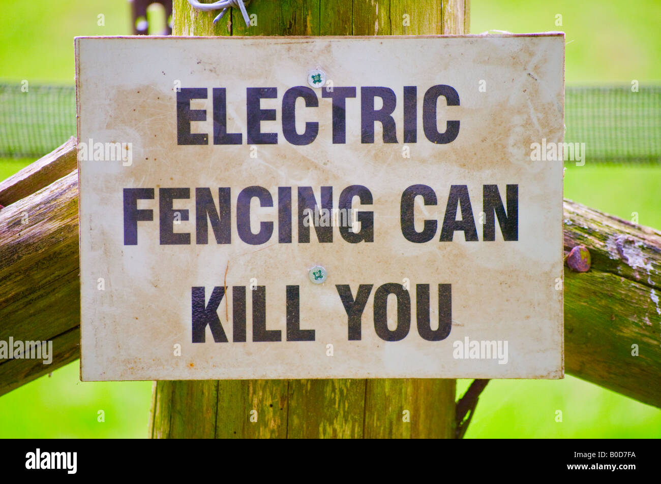 Fencing logo hi-res stock photography and images - Alamy