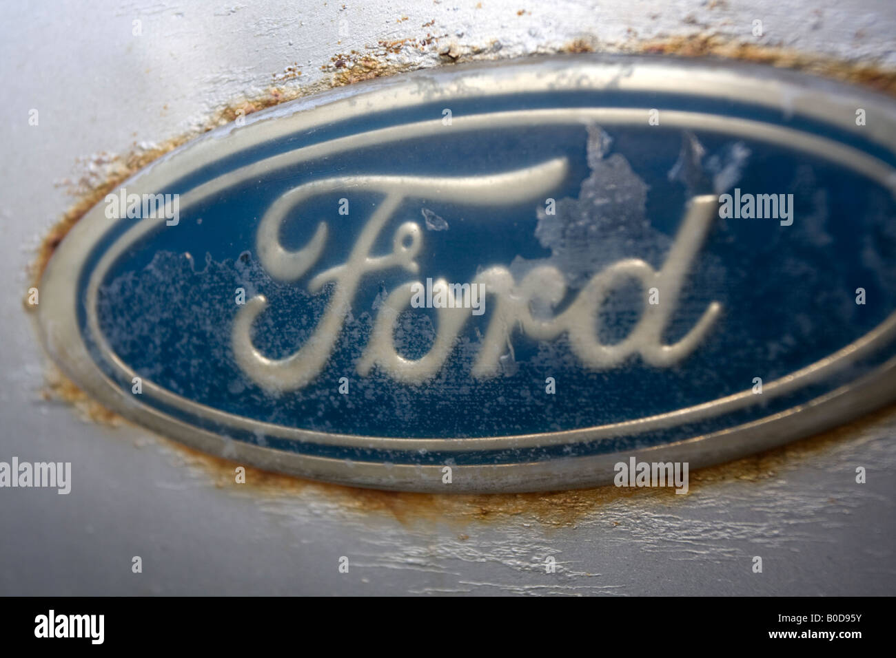 Ford badge hi-res stock photography and images - Alamy