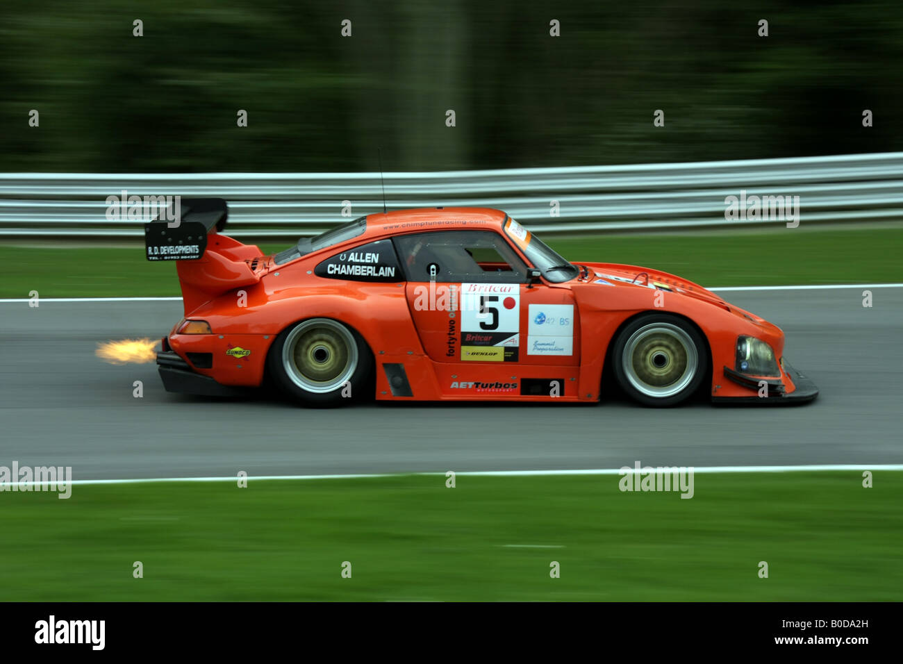 Allen Chamberlain Porsche in the Brands Hatch Britcar race May 2008 ...