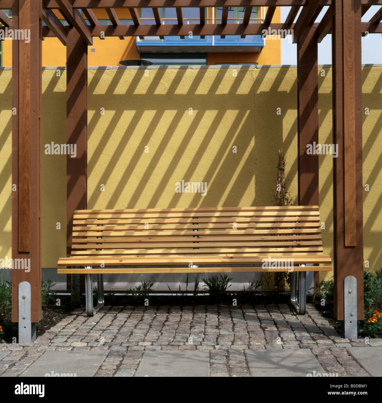 bench in shadow Stock Photo - Alamy