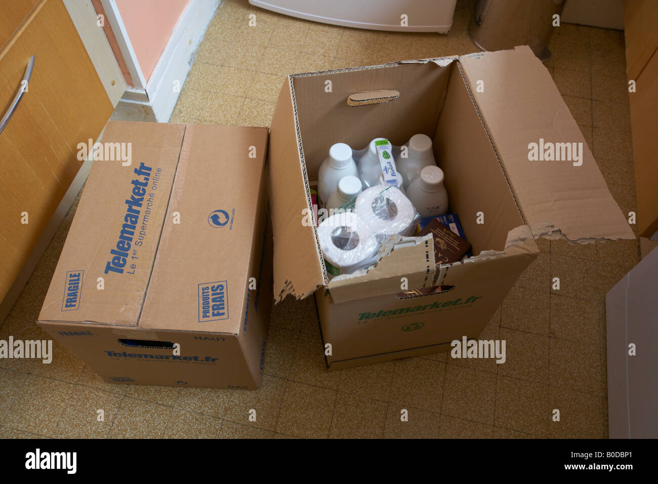 Grocery delivery france hi-res stock photography and images - Alamy