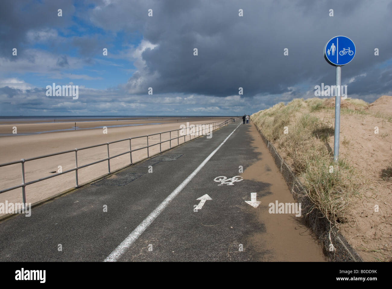 Promenade at Crosby Beach, Merseyside, England, UK Stock Photo - Alamy