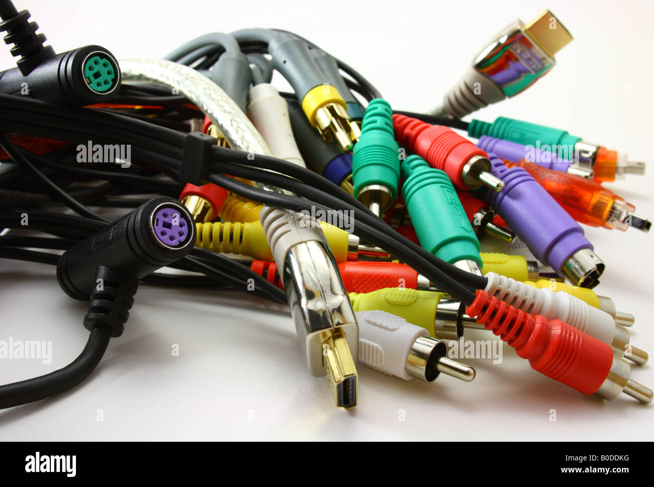 Crossover cables hi-res stock photography and images - Alamy