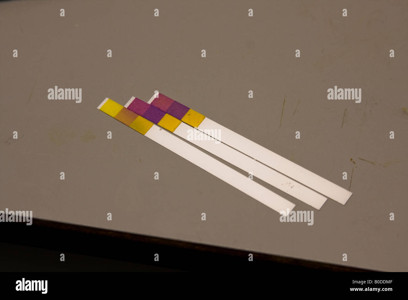 Litmus paper hi-res stock photography and images - Alamy