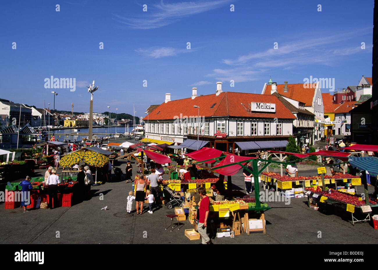 Market square in the historical centre of Stavanger Stock Photo - Alamy
