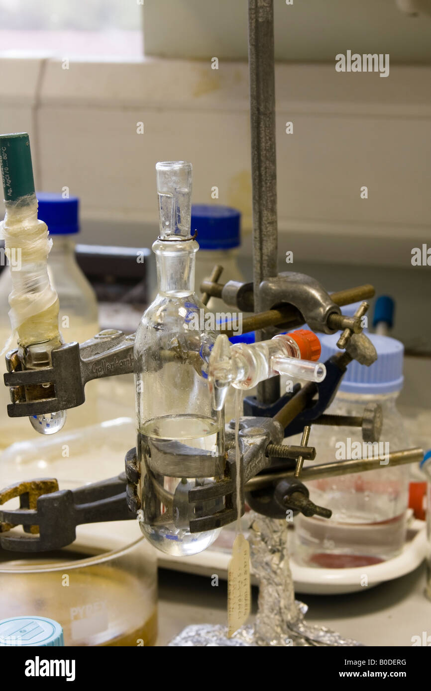 Messy laboratory hi-res stock photography and images - Alamy