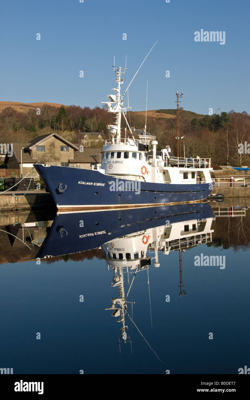 Caledonian canal basin hi-res stock photography and images - Alamy