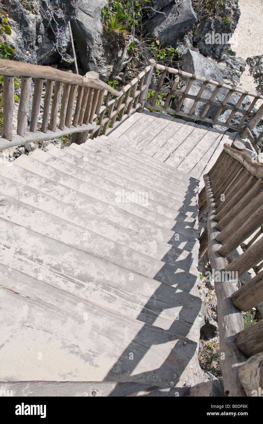 Steep steps to beach hi-res stock photography and images - Alamy