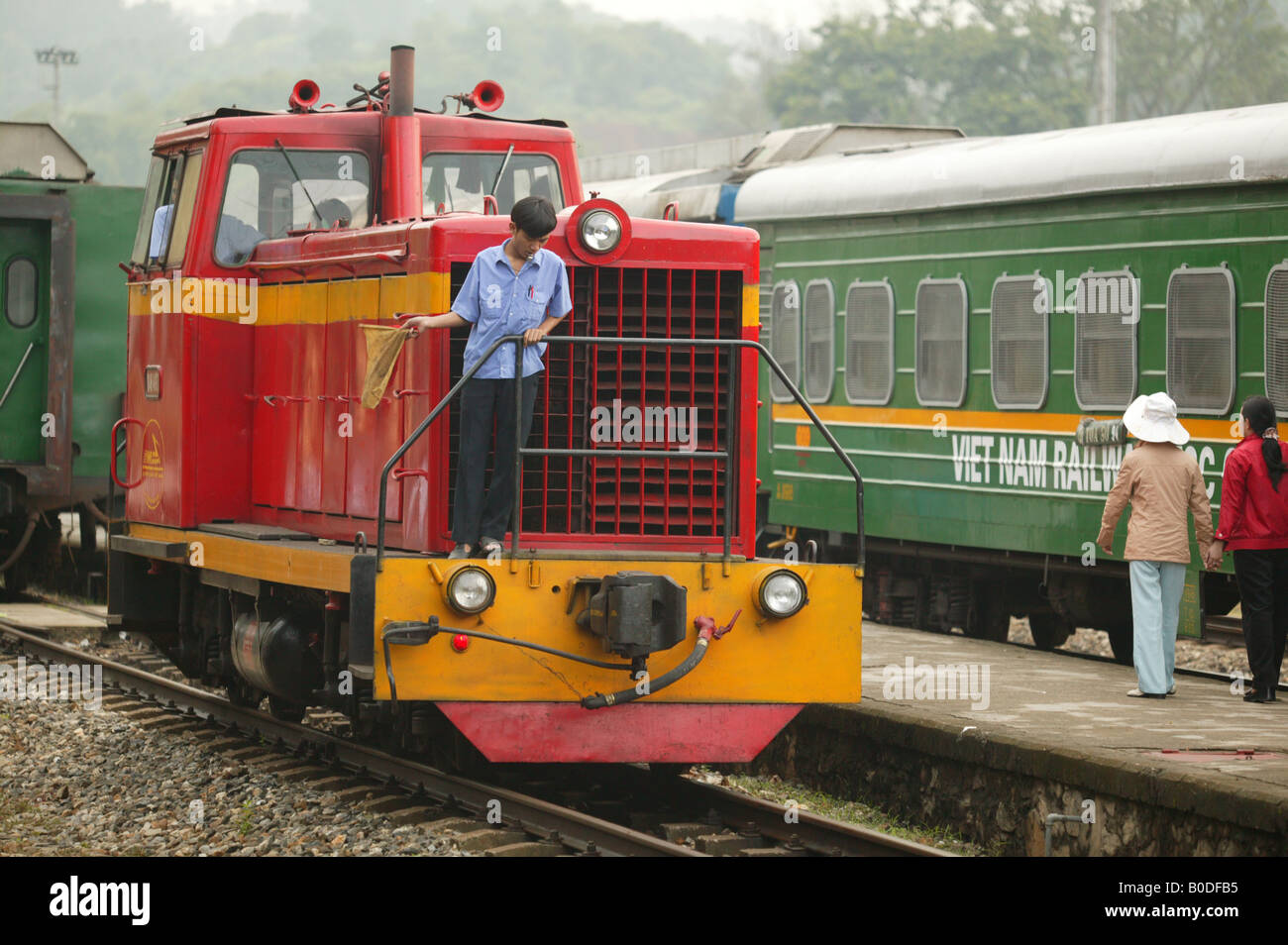 Vietnam, Asia, Asian, railway, Hanoi, rail, railroad, transport, work ...