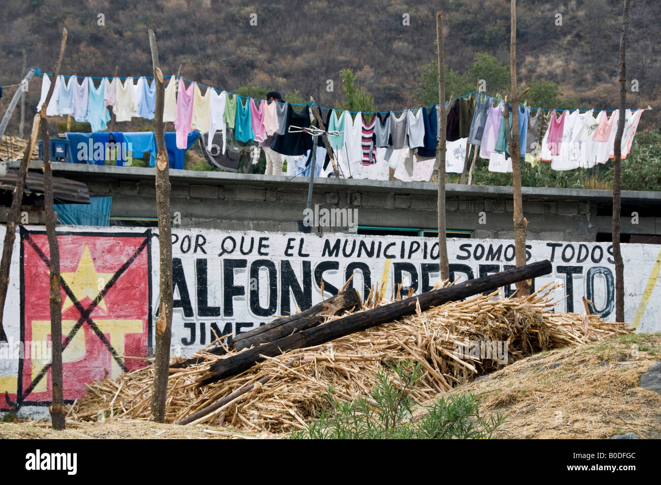 Mexican washing line hi-res stock photography and images - Alamy