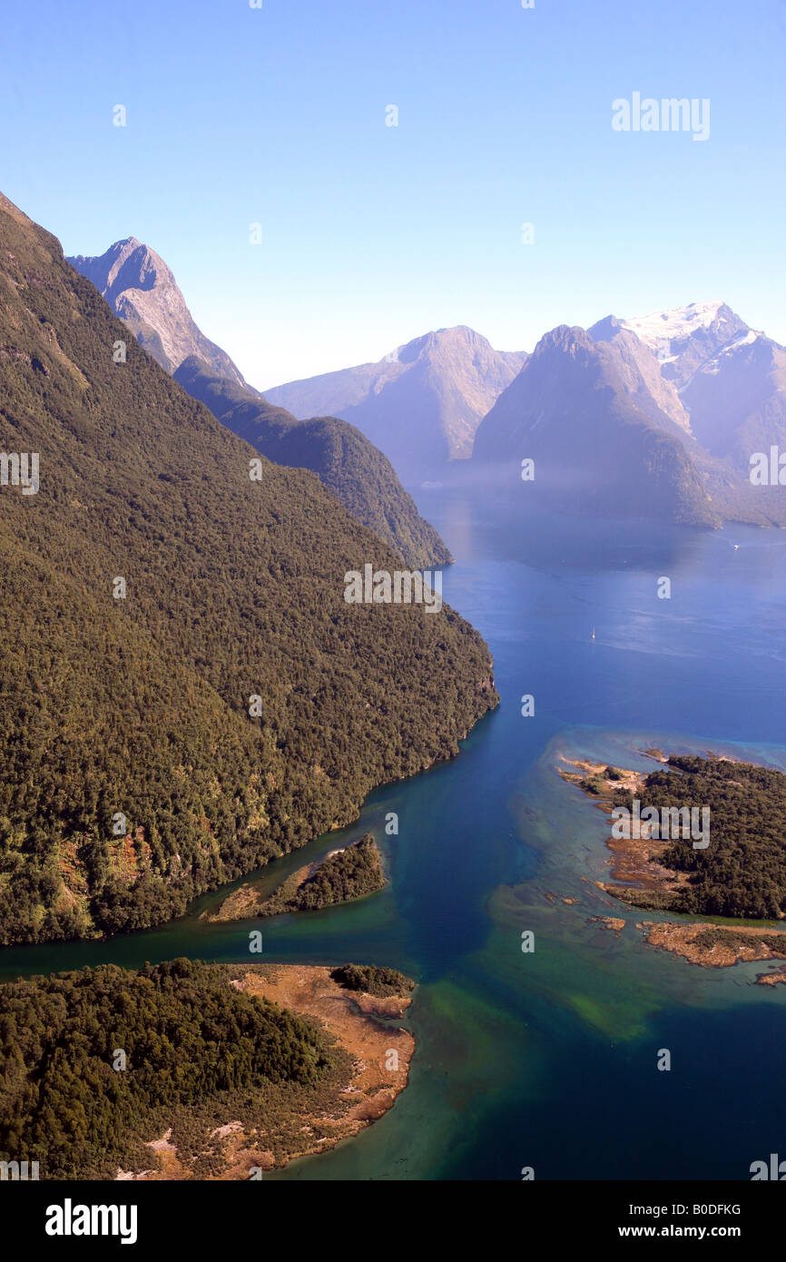 Deepwater basin sound fiordland national hi-res stock photography and ...