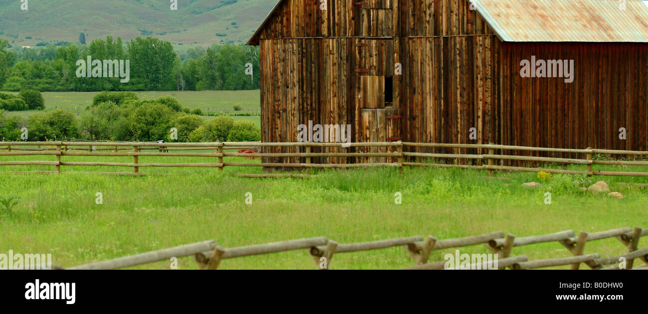 Old ranch barn in eastern Oregon Stock Photo - Alamy
