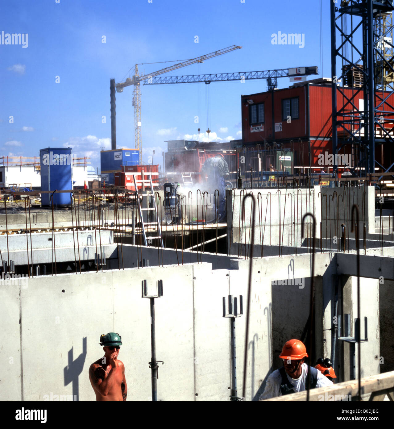 Worker smoking hi-res stock photography and images - Alamy
