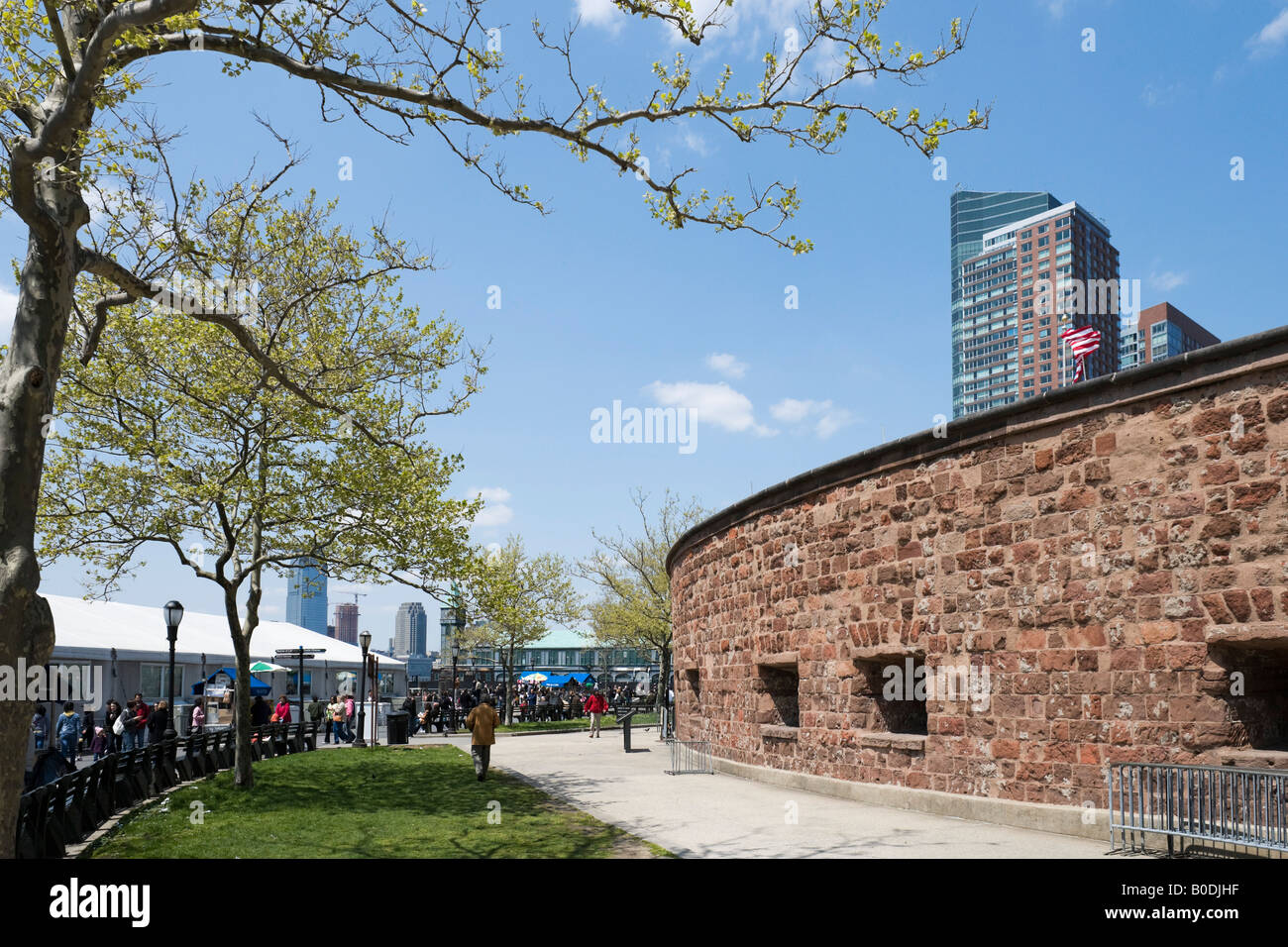 City park castle hi-res stock photography and images - Alamy