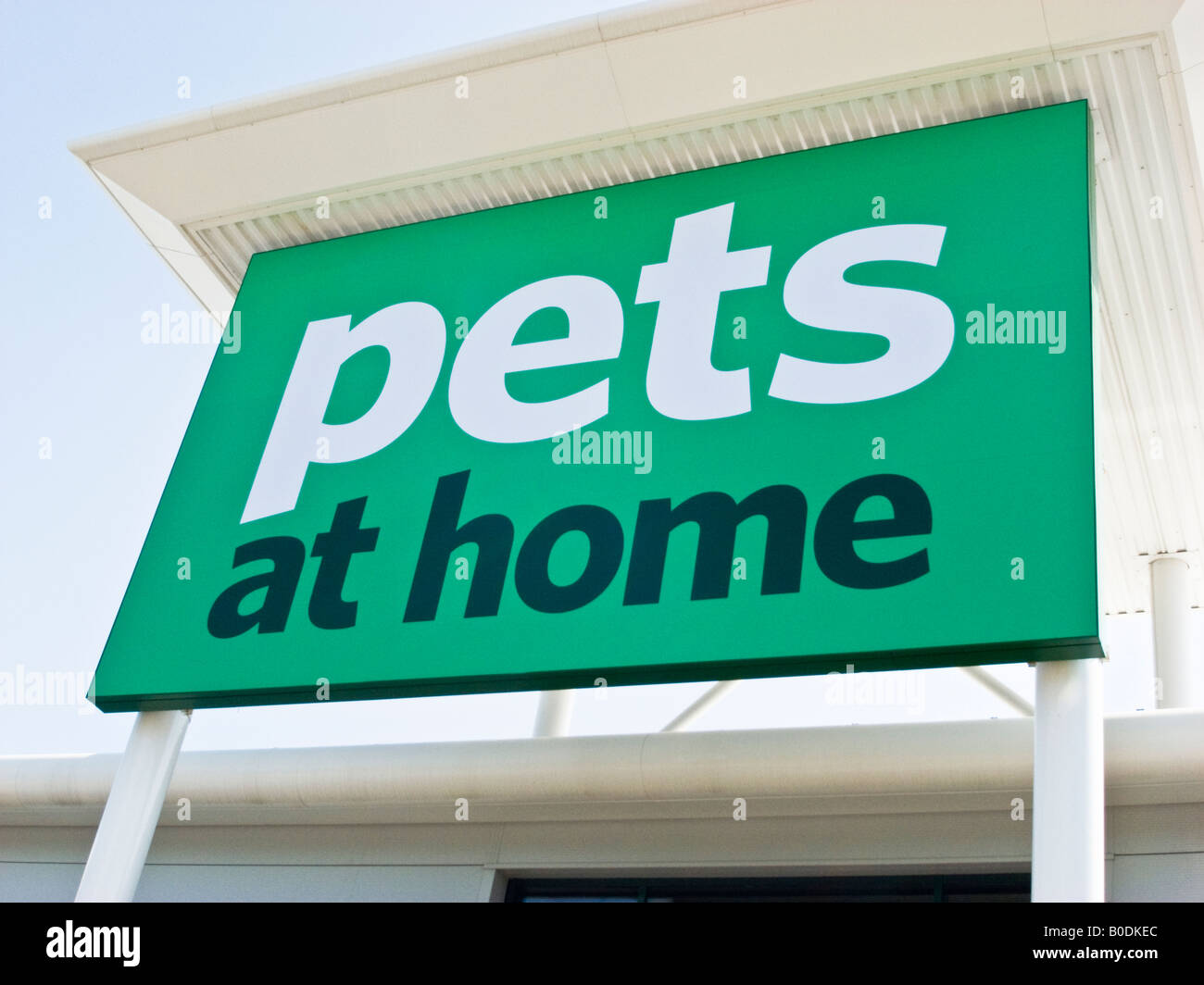 Sign of "Pets at home" superstore at new premises in Chippenham ...