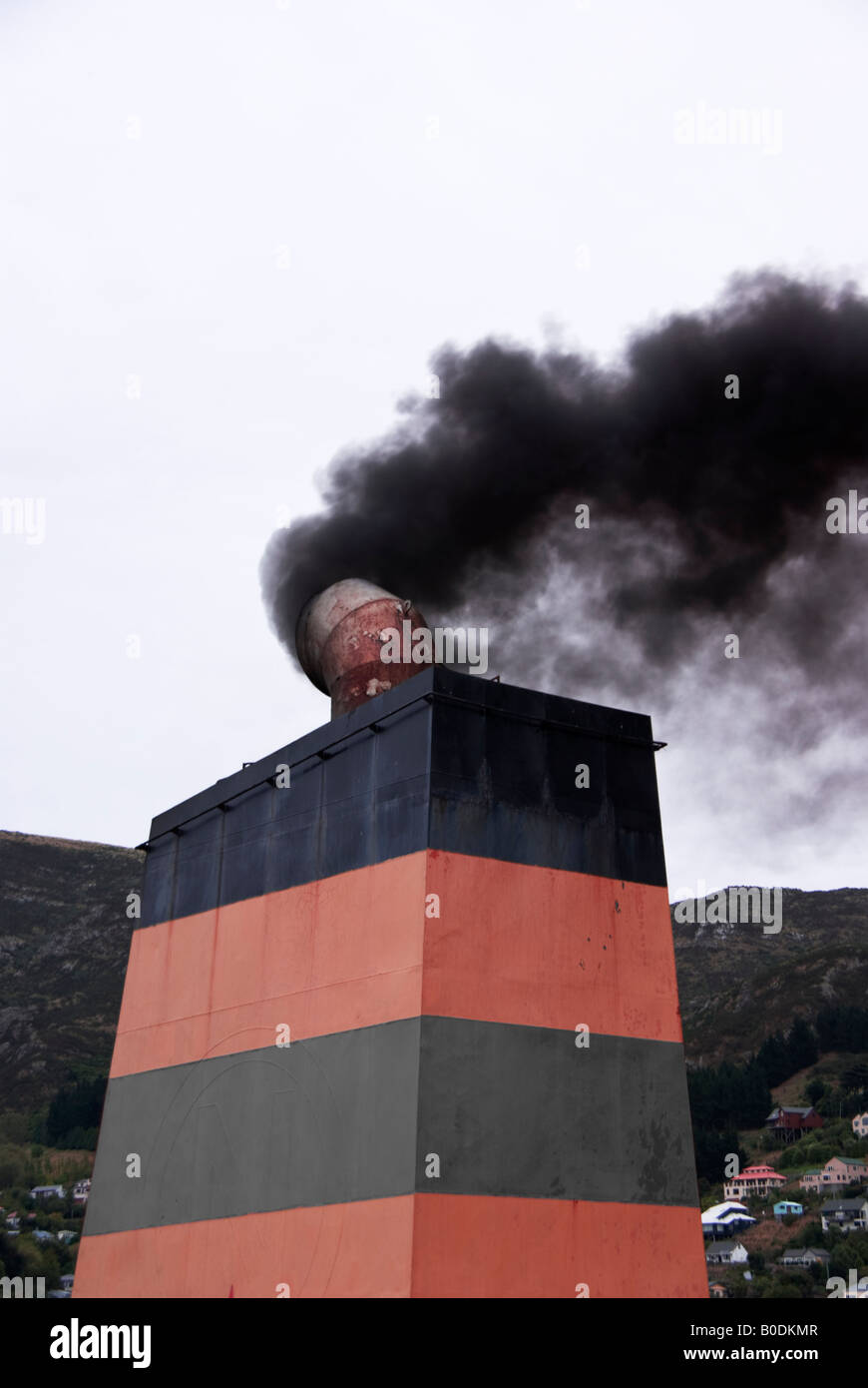 Ship funnel black smoke hi-res stock photography and images - Alamy