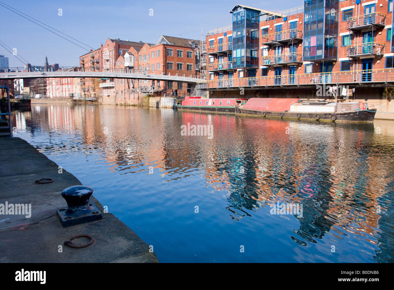 Design and Innovation Centre reflected in the River Aire Leeds ...