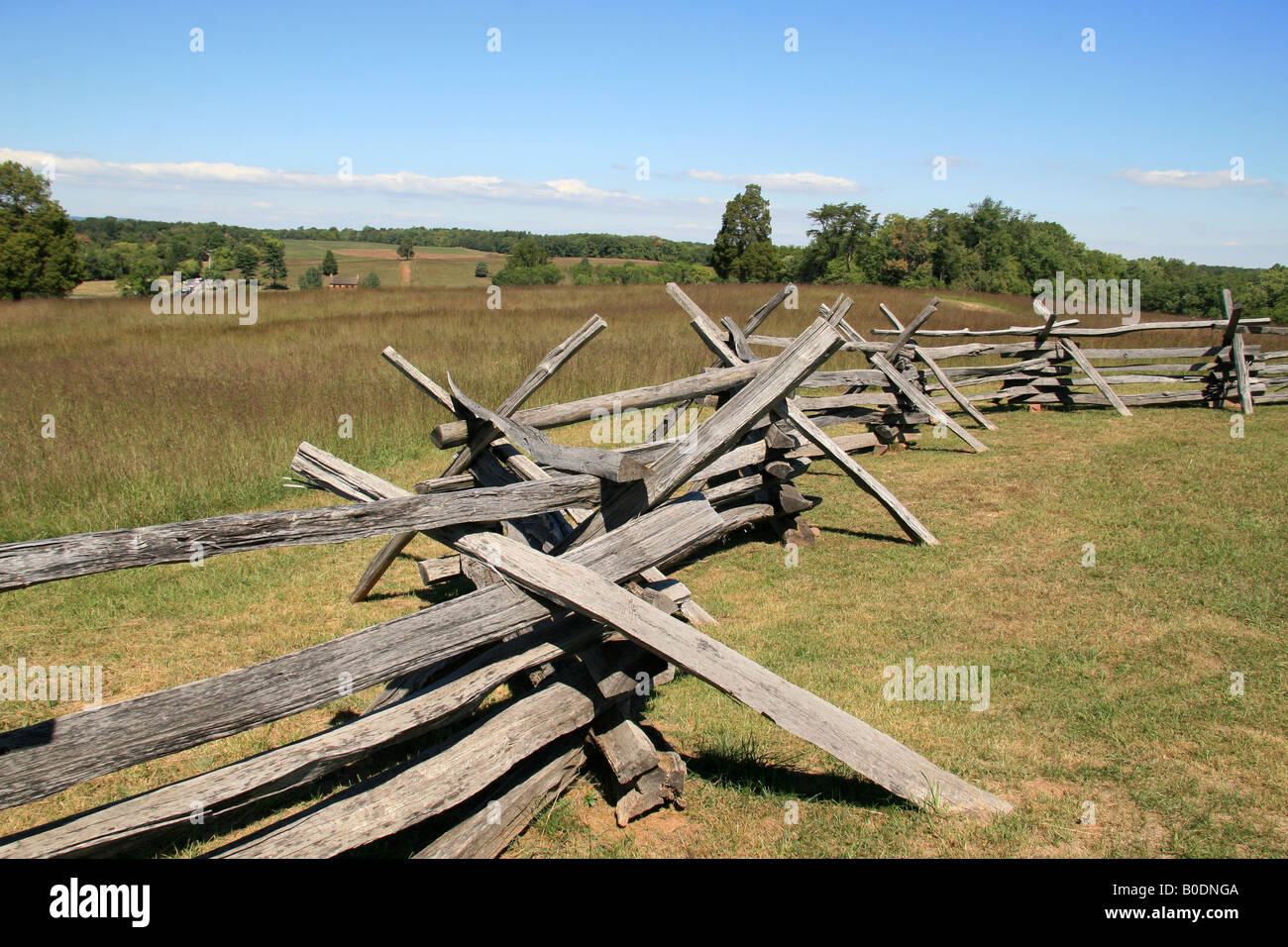 War fence hi-res stock photography and images - Alamy