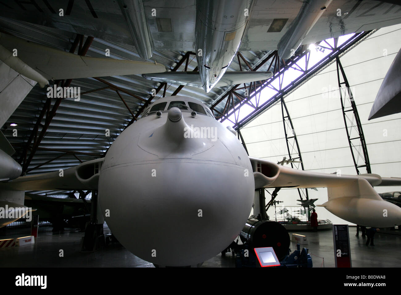 RAF VICKERS VALIANT COLD WAR V- BOMBER AIRCRAFT Stock Photo - Alamy
