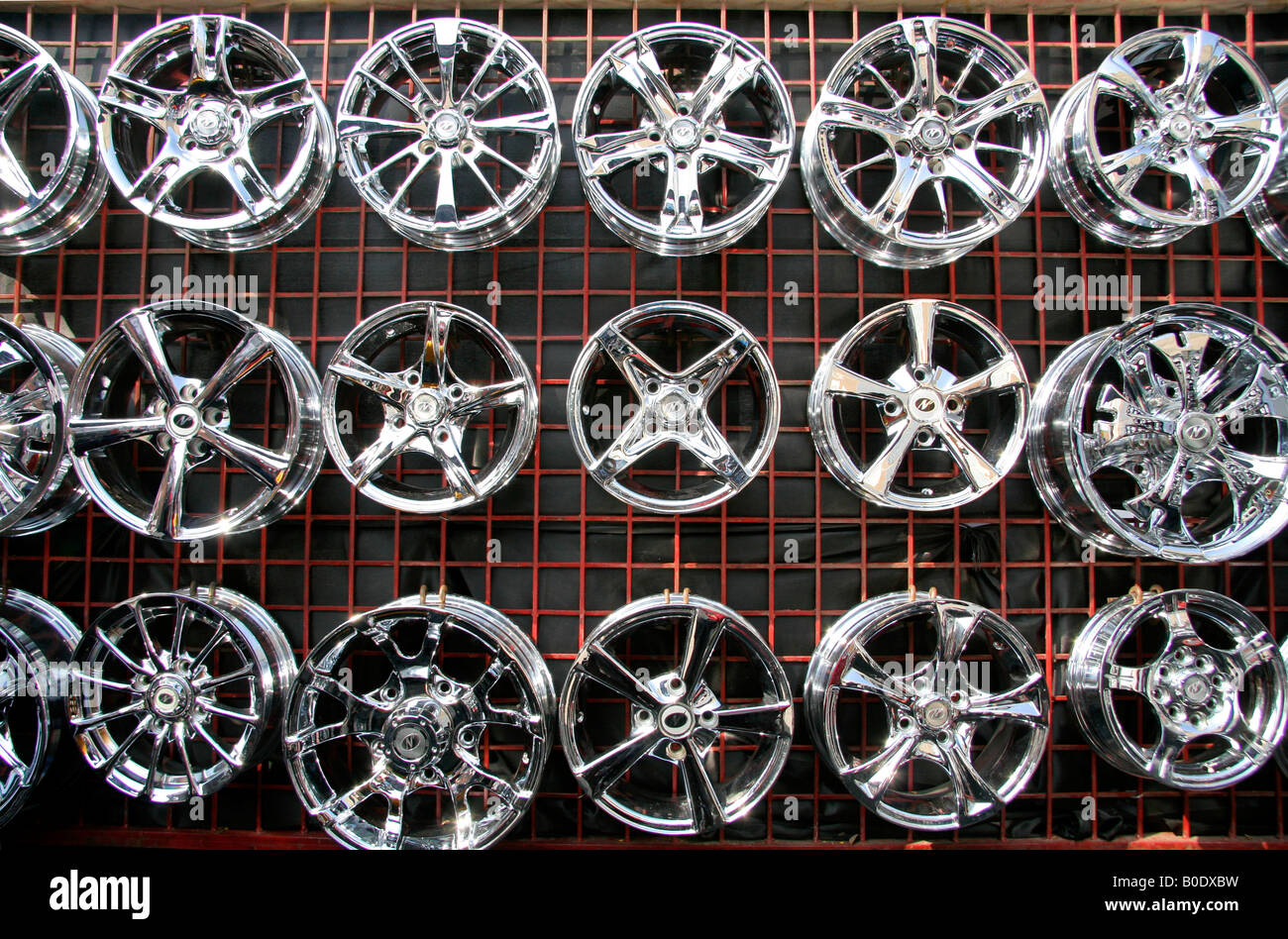 Car rims hi-res stock photography and images - Alamy