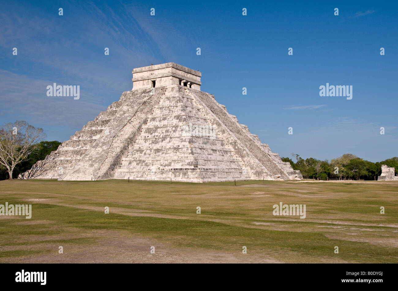 The el Castillo Pyramid at Chichen Itza, Mexico Stock Photo - Alamy
