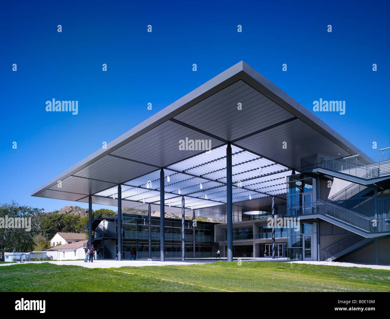 Broome Library, Camarillo, California. Architect: Foster and Partners ...