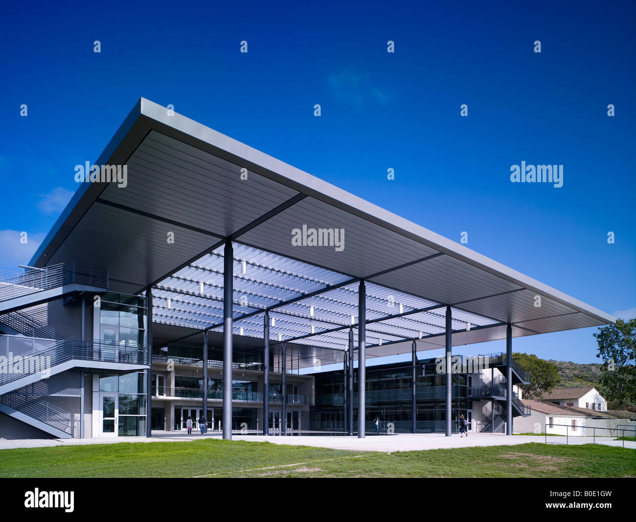 Broome Library, Camarillo, California. Architect: Foster and Partners ...
