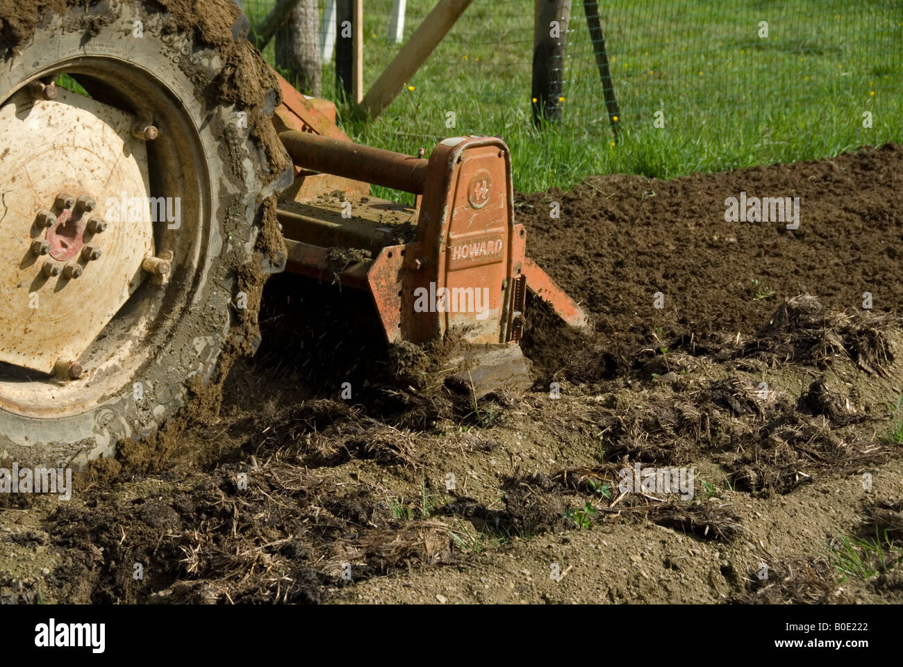 Rake soil tilth hi-res stock photography and images - Alamy