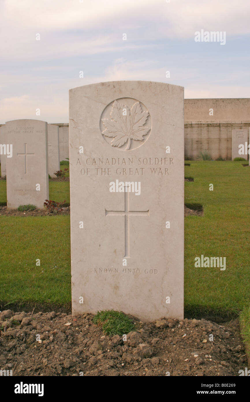 Loos memorial and cemetery hi-res stock photography and images - Alamy