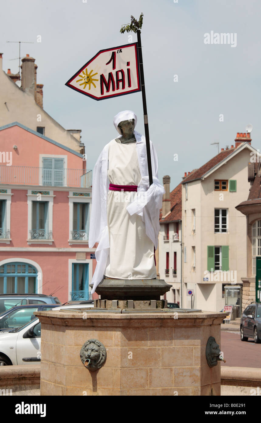 May day celebration medieval hi-res stock photography and images - Alamy