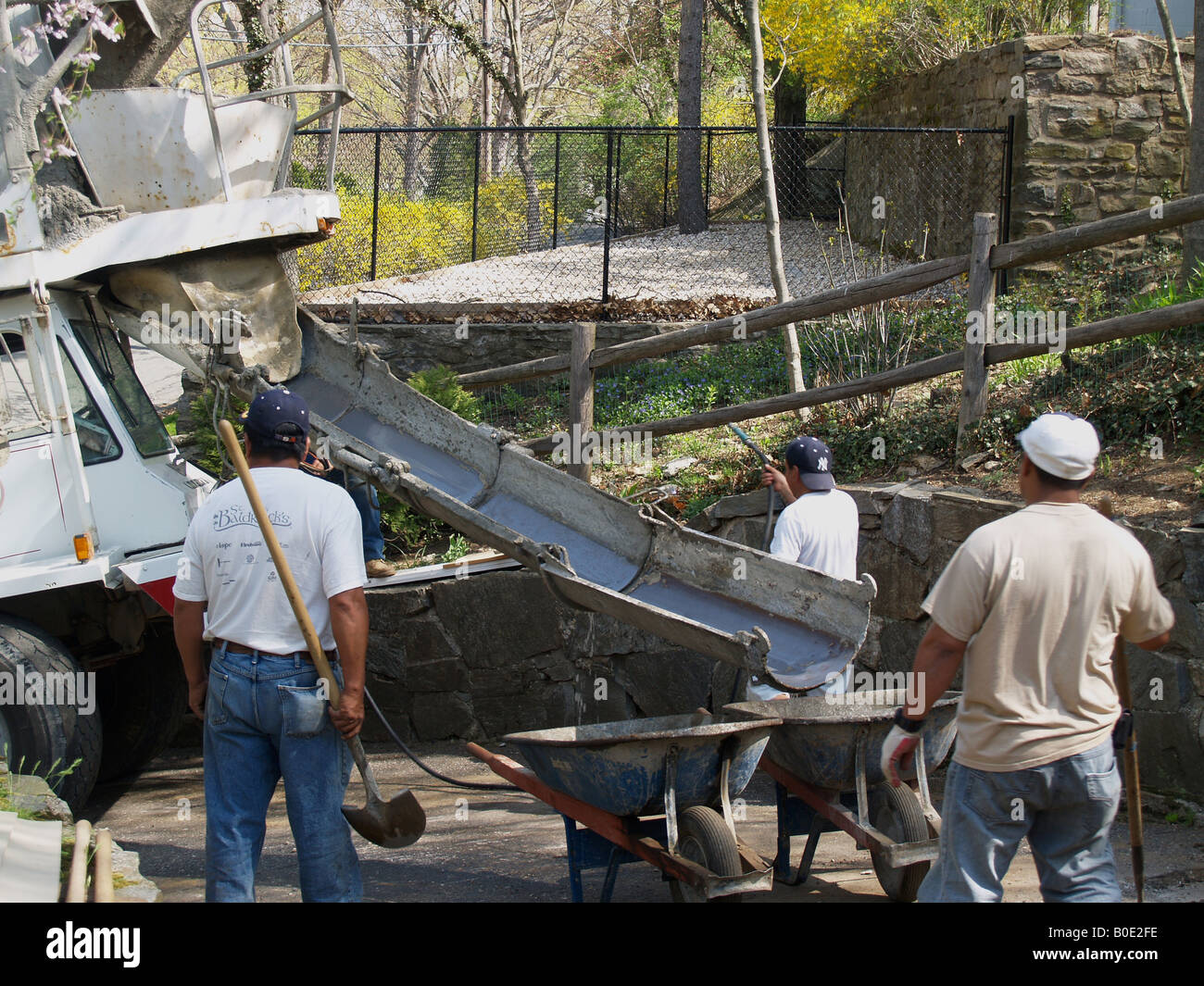 Concrete laborers hi-res stock photography and images - Alamy