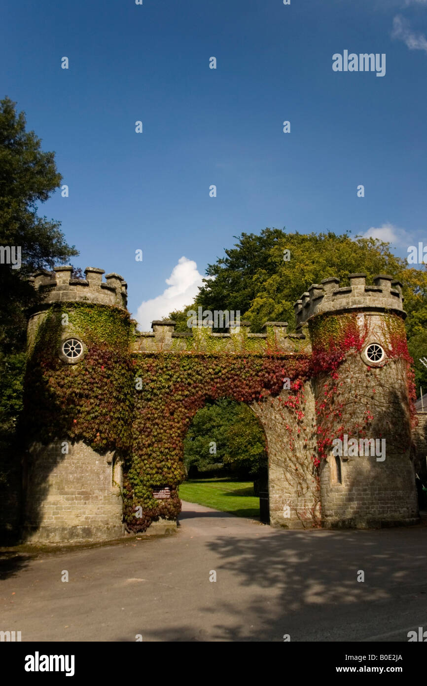 Gate house gatehouse entrance hi-res stock photography and images - Alamy