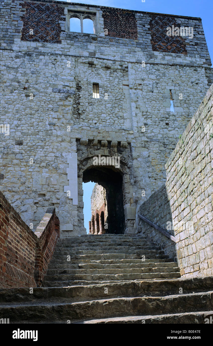 Farnham Castle entrance, Farnham, Surrey, England, UK Stock Photo - Alamy