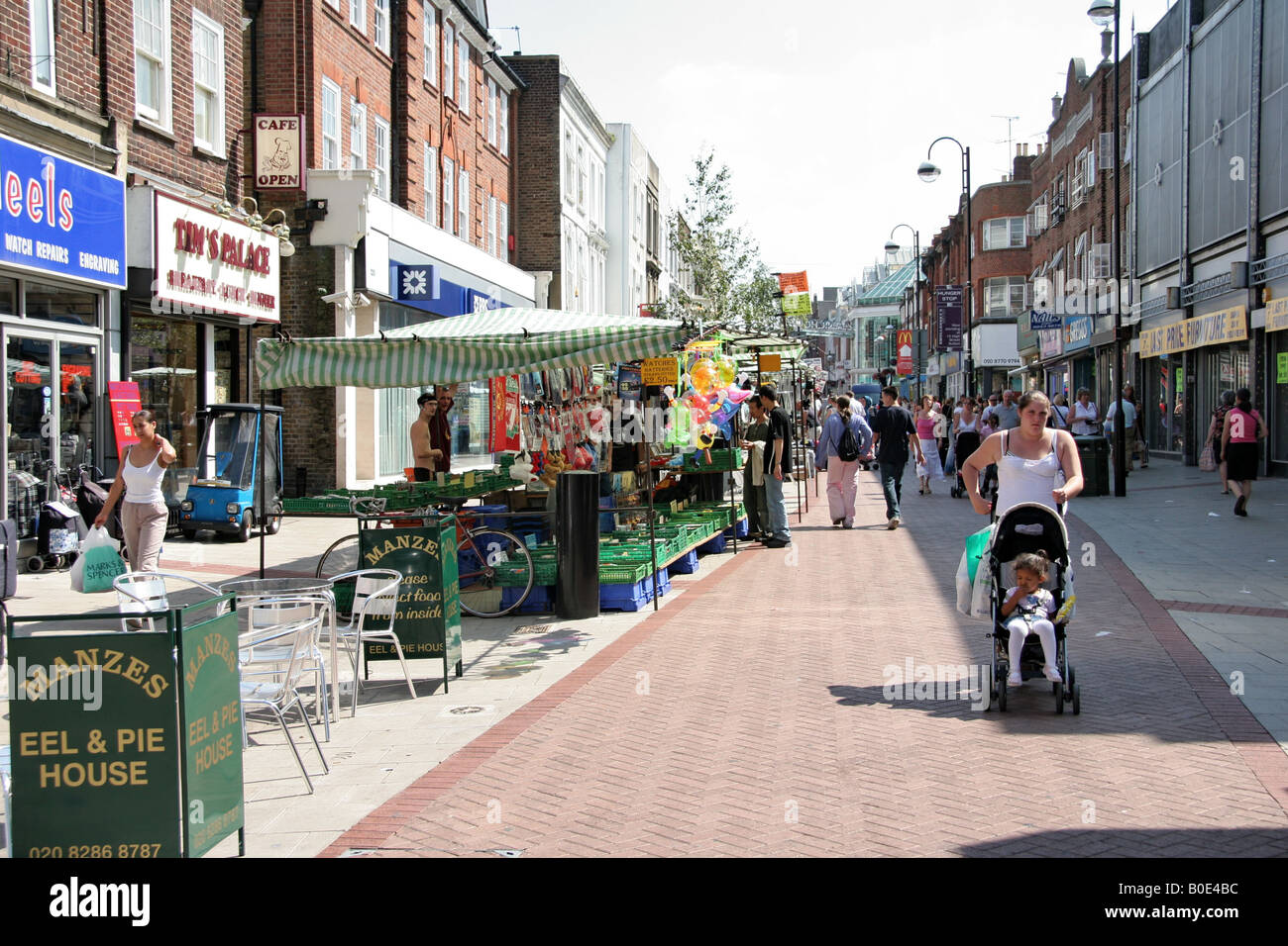 Sutton town centre hi-res stock photography and images - Alamy