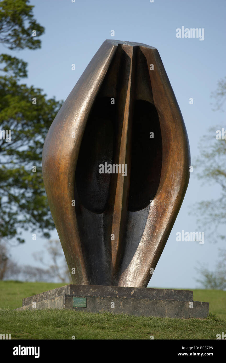 LARGE TOTEM HEAD WOMAN SCULPTURE BY HENRY MOORE AT YORKSHIRE SCULPTURE ...