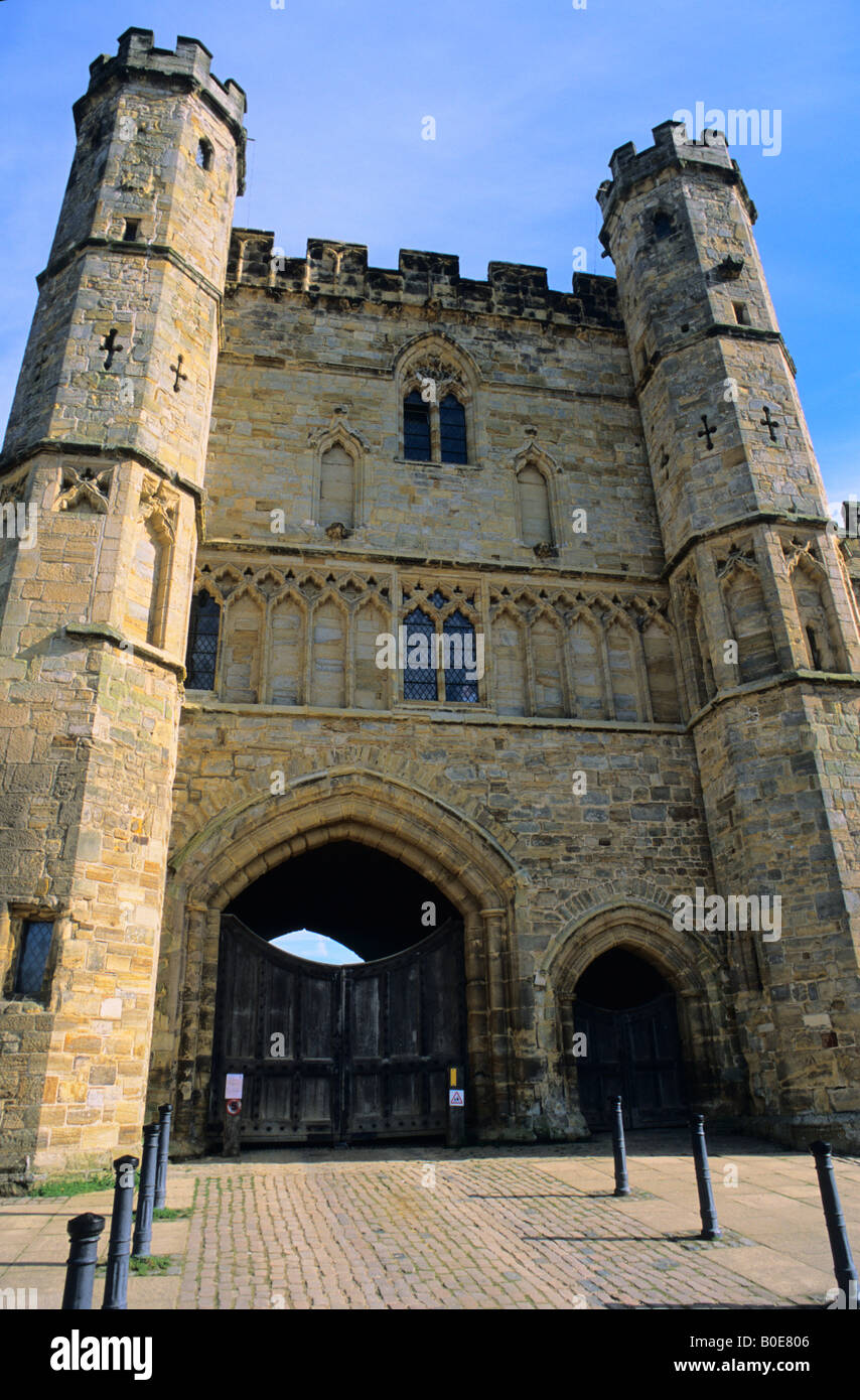 Battle abbey great gatehouse hi-res stock photography and images - Alamy