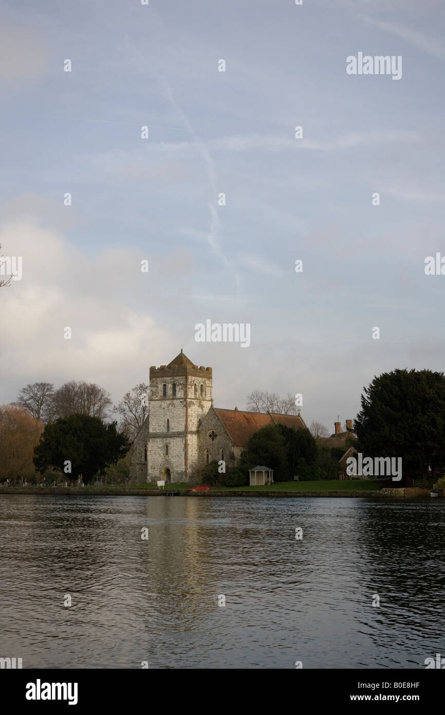 All saints church bisham hi-res stock photography and images - Alamy