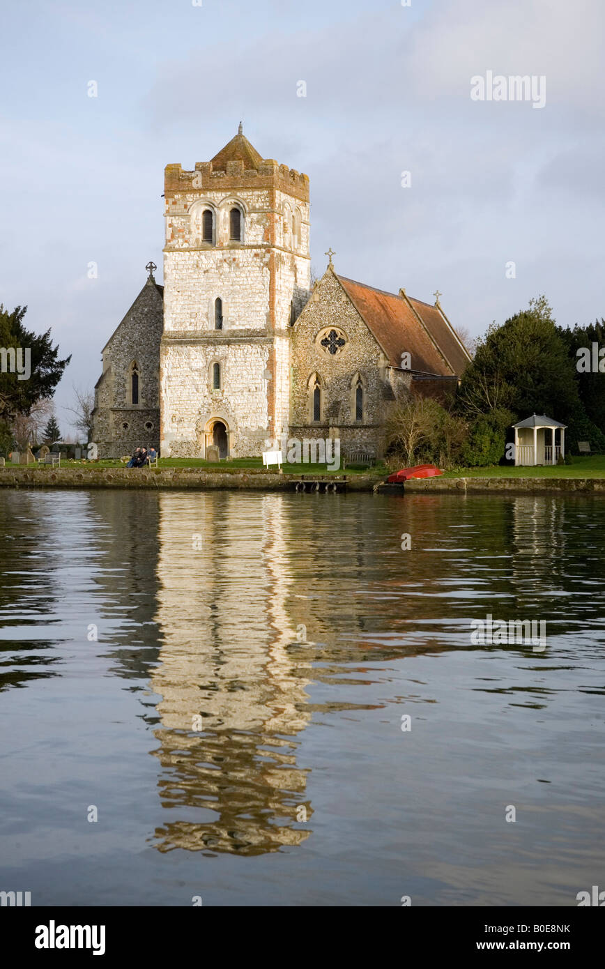 All saints church bisham hi-res stock photography and images - Alamy
