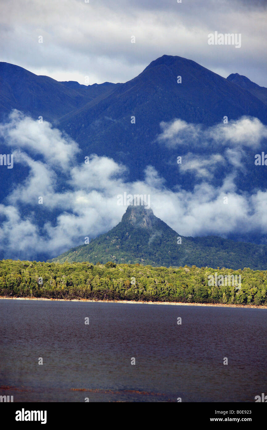 View from Manapouri to the Monument and Hunter range of mountains Stock ...