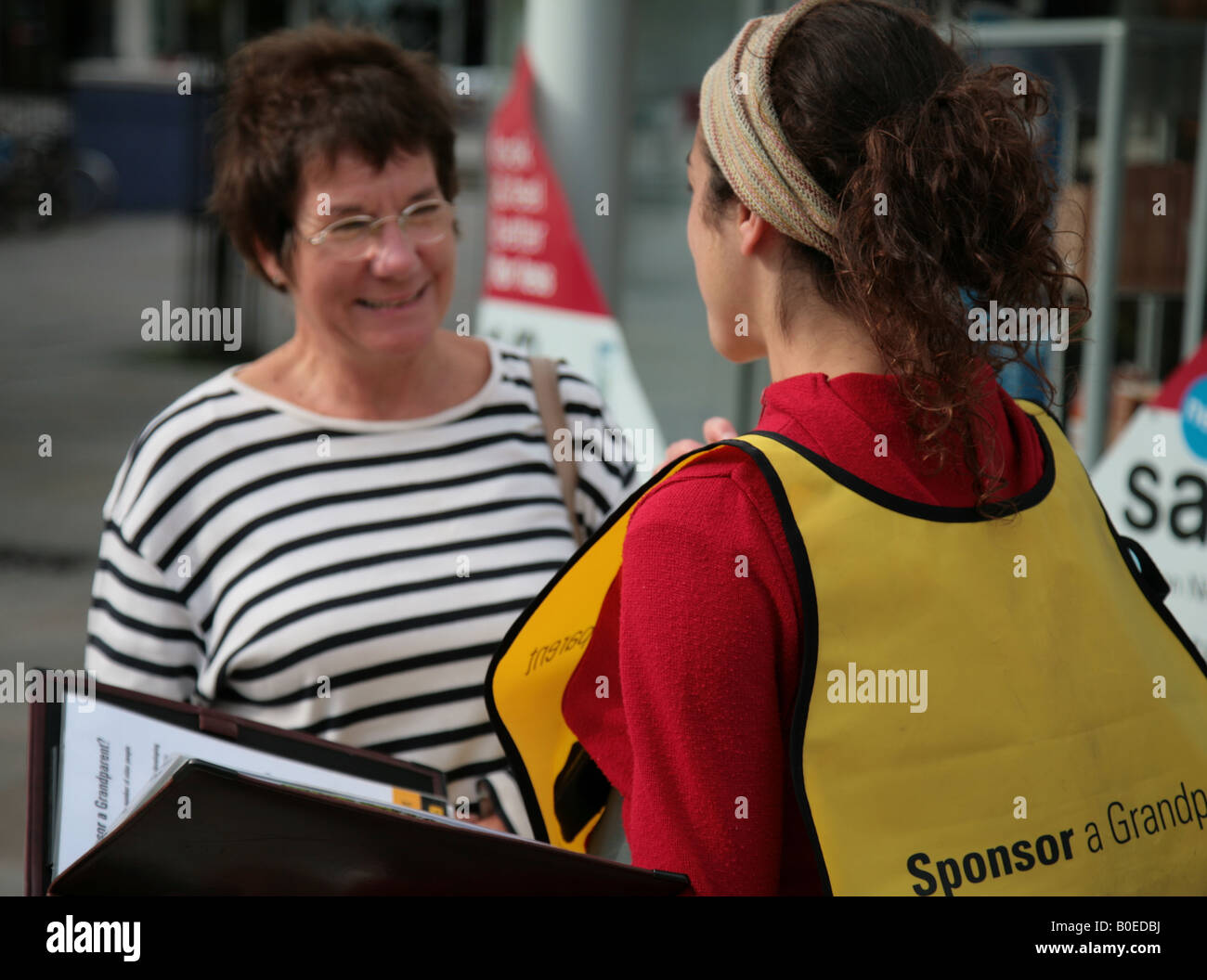 Questionnaire street hi-res stock photography and images - Alamy