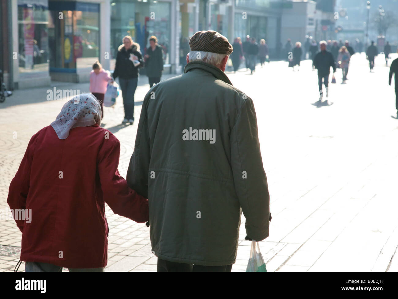 Oaps hands hi-res stock photography and images - Alamy