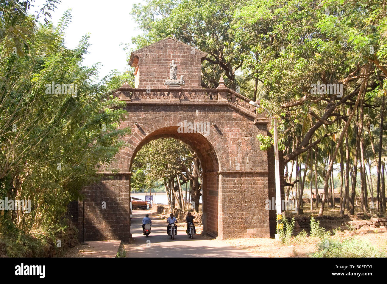 Goa viceroy's arch hi-res stock photography and images - Alamy