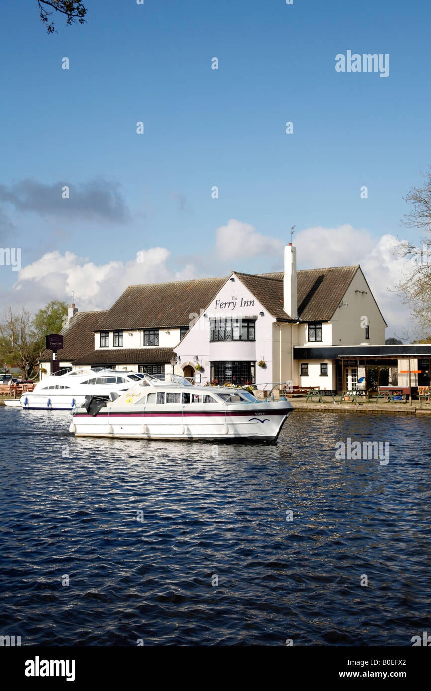 Motor Cruisers Ferry Inn Horning Norfolk Stock Photo - Alamy