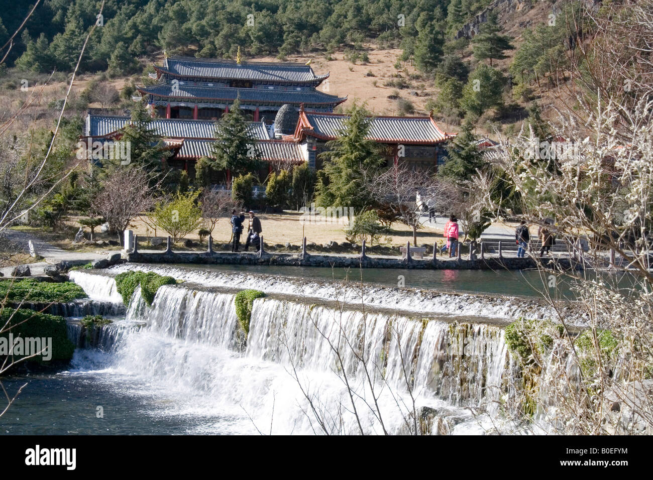 Cascading water of the Yangzi River running through the Jade Water ...