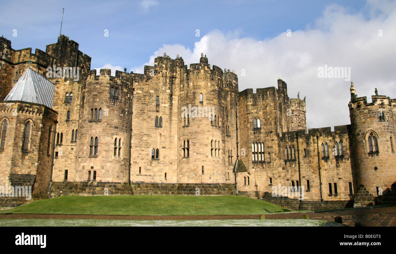 Alnwick Castle, Northumberland, England Stock Photo - Alamy