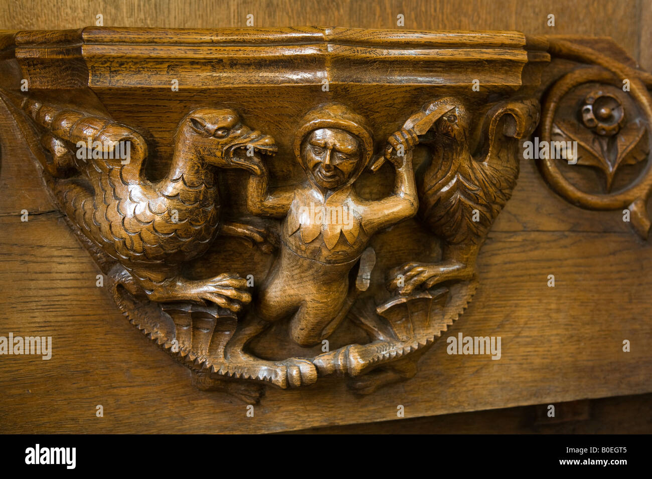 Gryphon dragon hi-res stock photography and images - Alamy