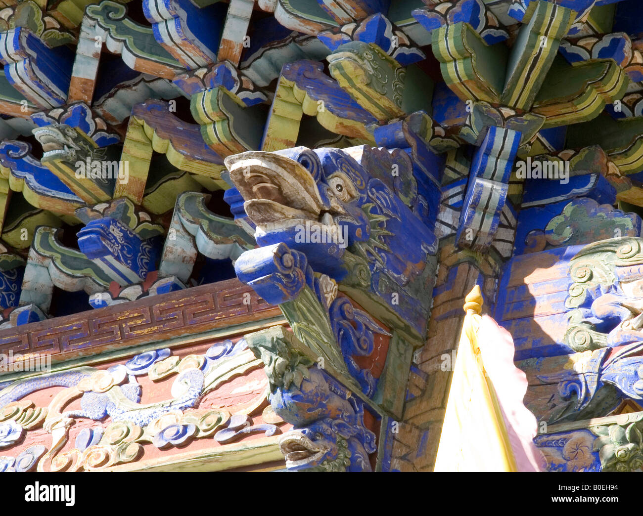 Wooden crafted beam of the Wan Gu Lou at Lion Hil, Lijiang Old Town ...